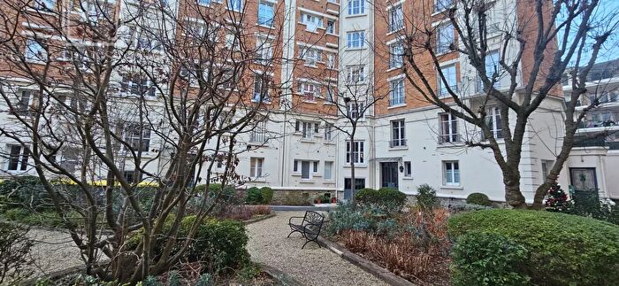 Appartement à vendre - Courbevoie, Marceau République - 2 pièces - 1 chambre