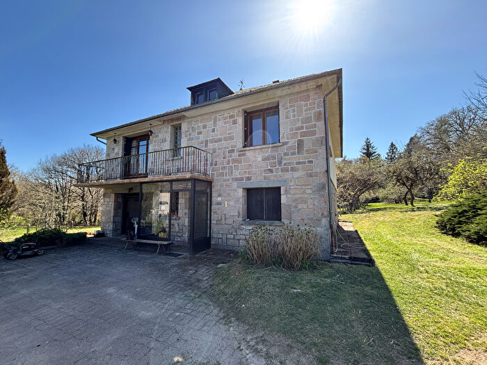 Maison à vendre - Soudeilles - 7 pièces - 4 chambres