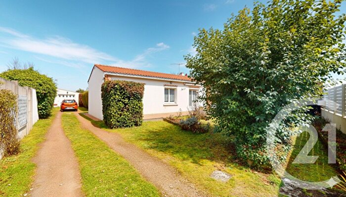 Maison à vendre - Saint-Vincent-sur-Jard - 5 pièces - 3 chambres