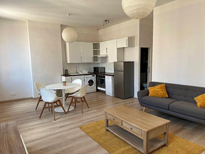 Appartement à louer - Castellane, Marseille ème arrondissement - 2 pièces - 1 chambre