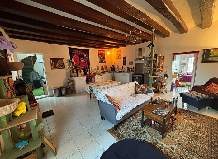 Saint-Cyr-sur-Loire, Maisons Blanches : Appartement 4 pièces à vendre