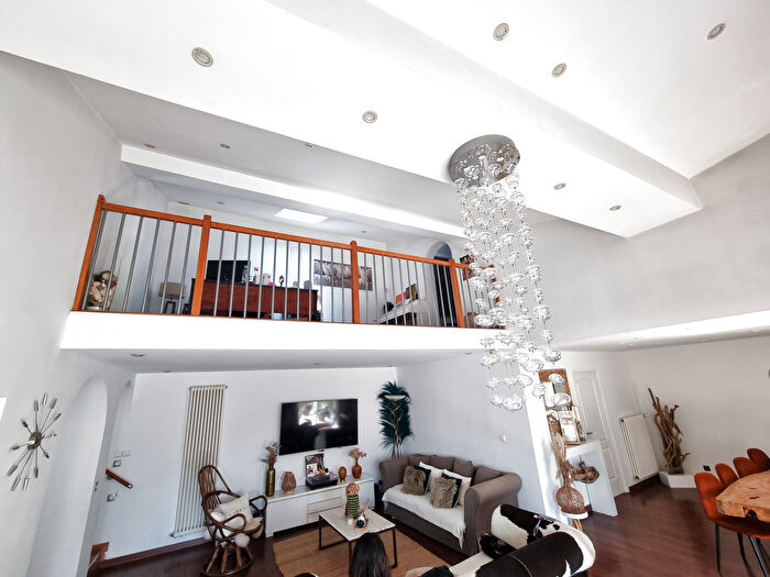 Maison à vendre - Feyzin - 6 pièces - 4 chambres