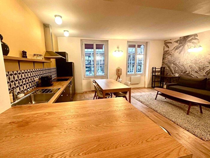 Appartement à louer - Saint Victor, Paris ème arrondissement - 2 pièces - 1 chambre