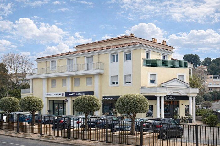 Appartement à louer - Marseille ème arrondissement - 3 pièces - 2 chambres