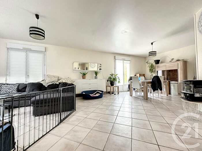Maison 5 pièces à louer à Saint-Benoît-sur-Seine