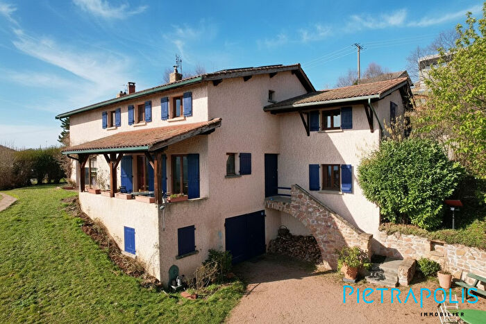 Maison 8 pièces à Les Sauvages, à vendre