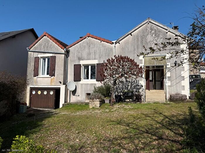 Maison à vendre - Civray - 3 pièces - 2 chambres