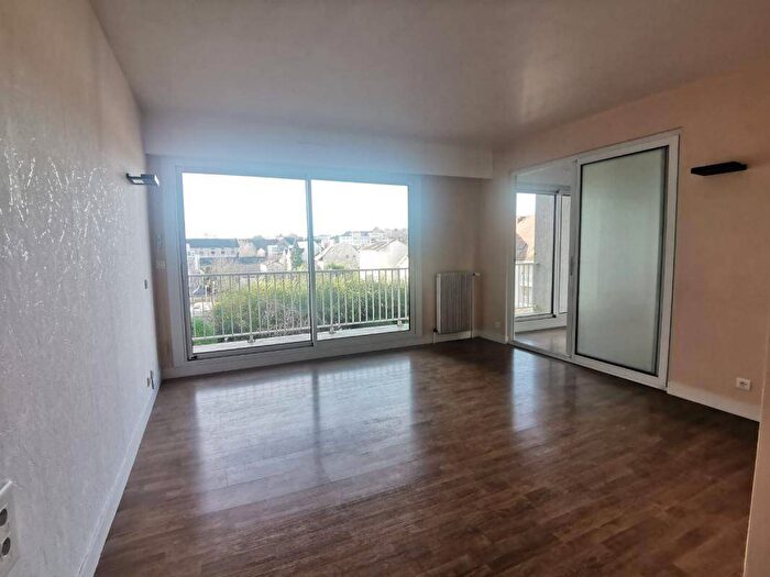 Appartement à louer - Saint Liesne-Centre Est, Melun - 3 pièces - 2 chambres