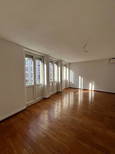 Appartement à louer - Strasbourg - 3 pièces - 2 chambres