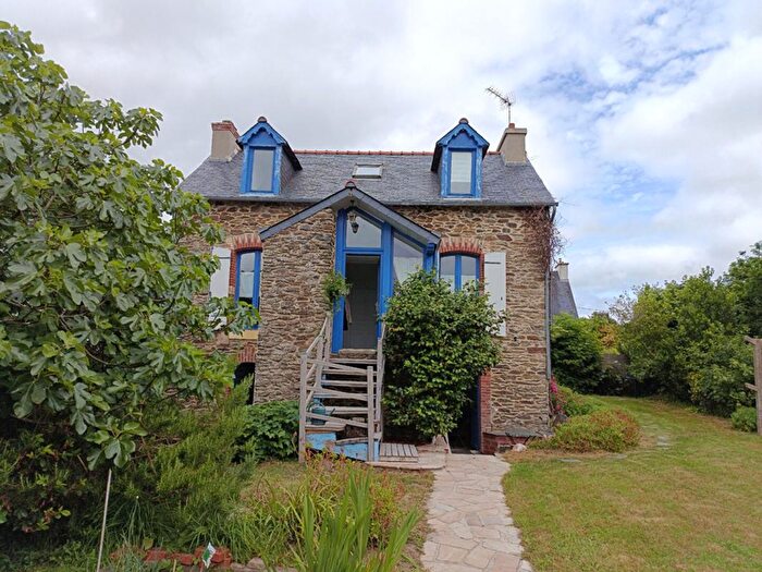 Carhaix-Plouguer : Maison 5 pièces à vendre
