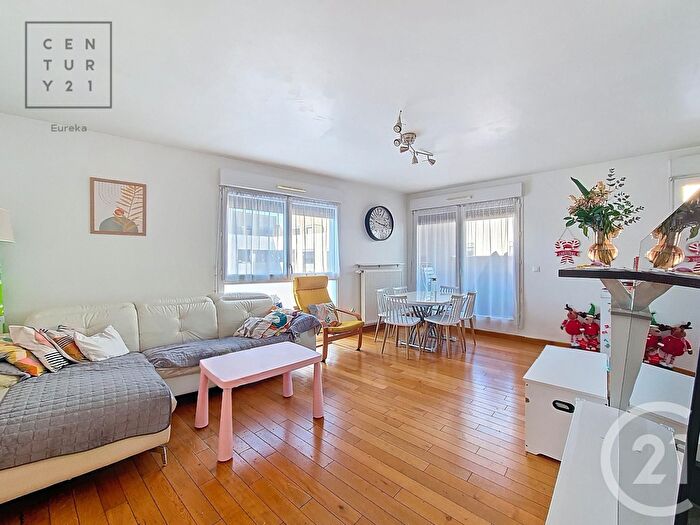 Appartement à vendre - Fresnes, Centre-ville - 4 pièces - 3 chambres