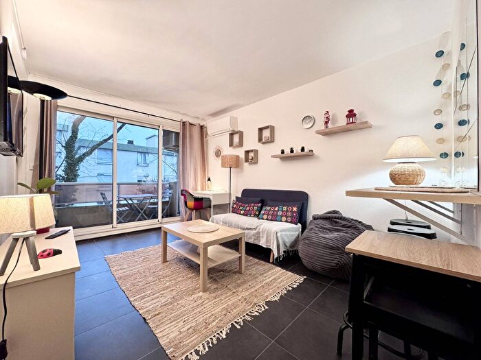 Appartement à louer - Nîmes - 2 pièces - 1 chambre