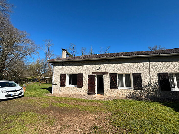 Maison à louer - Saint-Pierre-du-Mont - 2 pièces - 1 chambre