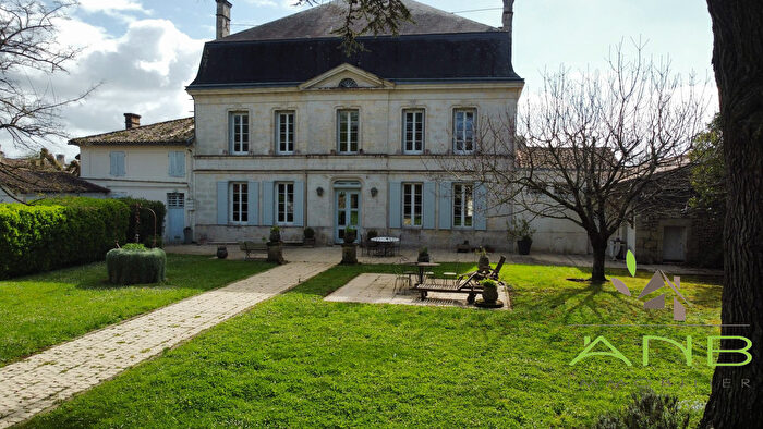 Maison 12 pièces à Lorignac, à vendre