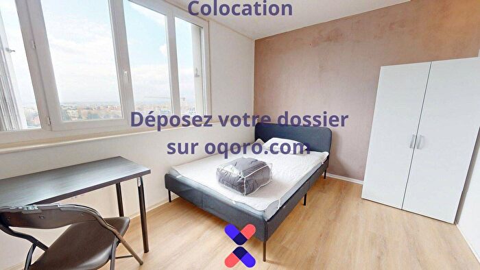 Appartement à louer - Les Essarts, Bron - 5 pièces - 4 chambres