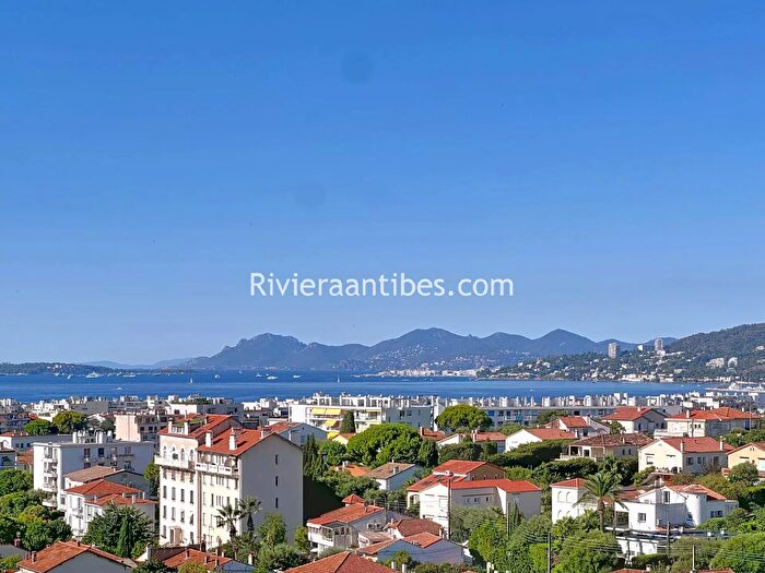 Appartement à vendre - Antibes, Juan-les-Pins, Le Cap - 3 pièces - 2 chambres