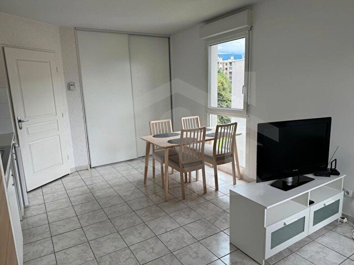 Appartement à louer - Renaudie-La Plaine, Saint-Martin-dHères - 1 pièce - 1 chambre