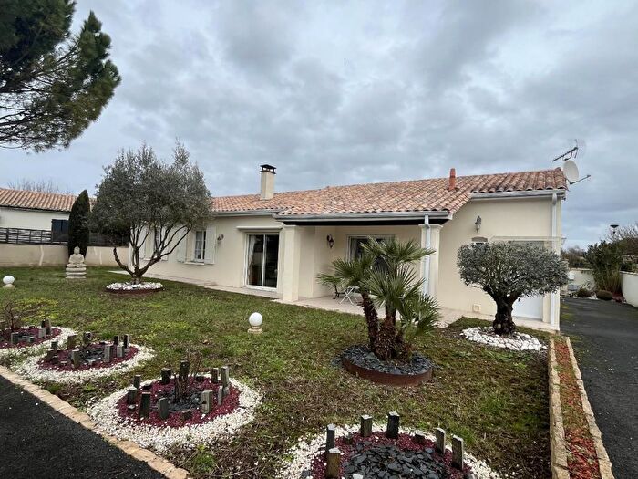 Maison à vendre - Châteaubernard - 4 pièces - 3 chambres