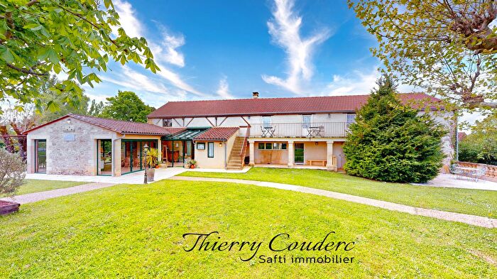 Maison à vendre - Les Eyzies-de-Tayac-Sireuil - 12 pièces - 6 chambres