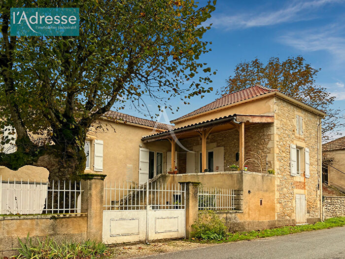 Maison à louer - Anglars-Juillac - 4 pièces - 3 chambres