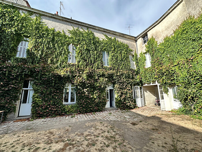 Saumur, Nantilly - Maison 10 pièces à vendre