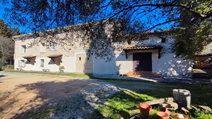 Maison à vendre - Uzès - 7 pièces - 5 chambres