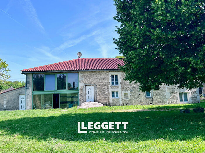Maison 17 pièces à Foussignac, à vendre