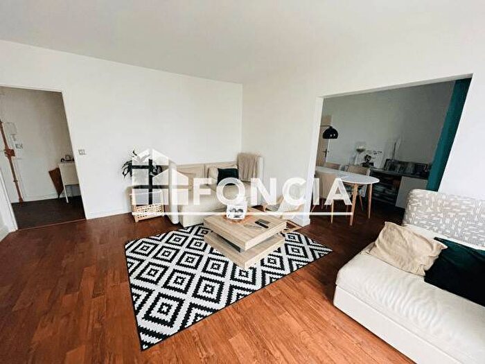 Appartement à louer - Des Fleurs, Soisy-sous-Montmorency - 4 pièces - 2 chambres