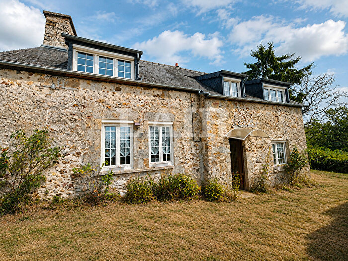 Maison 6 pièces à Saint-Pierre-des-Nids, à vendre