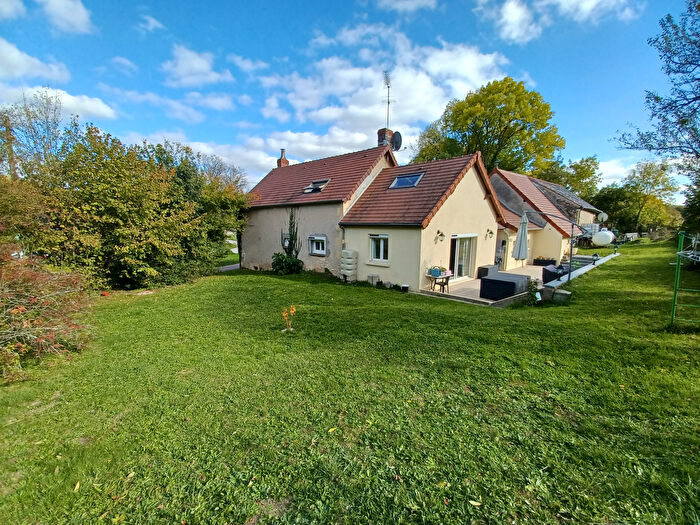 Maison à vendre - Chaulgnes - 7 pièces - 4 chambres