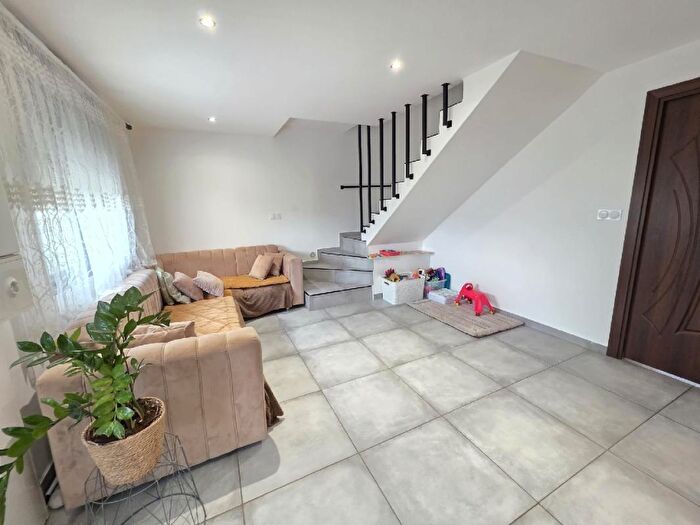 Maison à vendre - Fontaine-la-Gaillarde - 4 pièces - 3 chambres