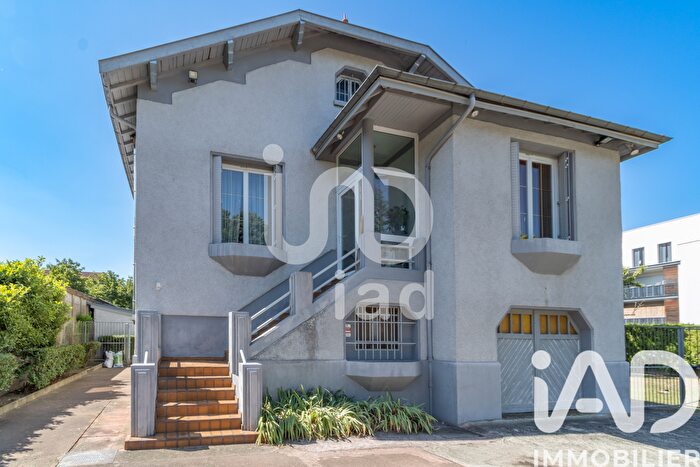 Maison à vendre - Bron, Parilly Centre-ville - 5 pièces - 4 chambres