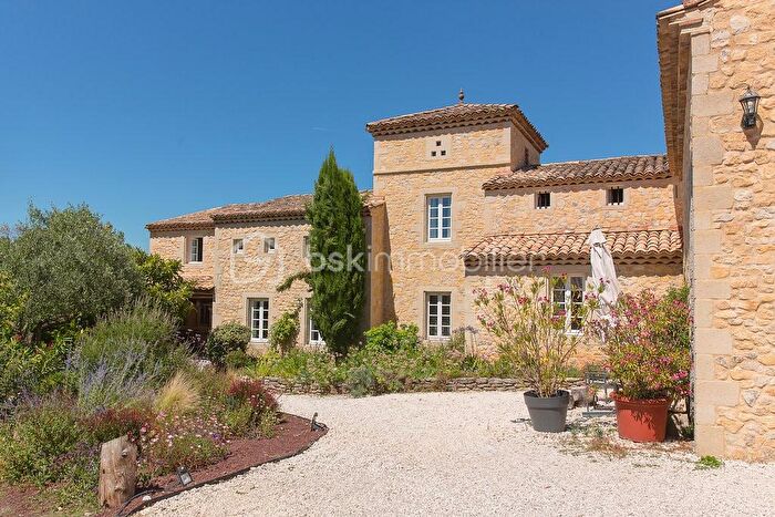 Maison 13 pièces à Uzès, à vendre