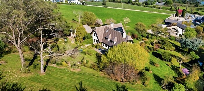 Grilly : Maison 8 pièces à vendre