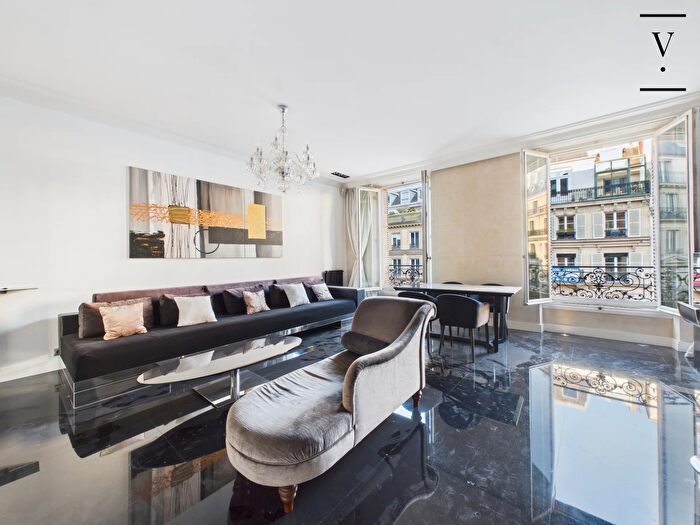 Appartement à louer - Paris e , Saint-Philippe du Roule - 3 pièces - 2 chambres