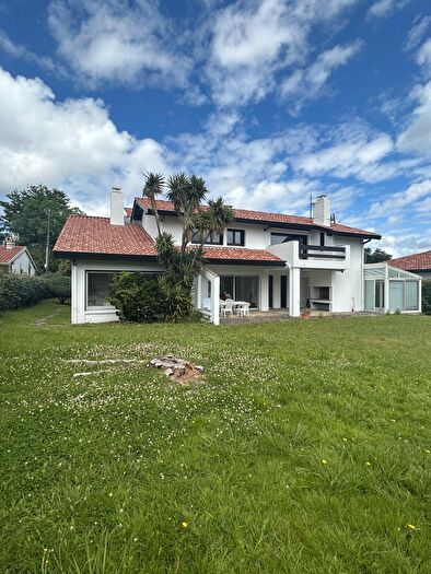 Maison 8 pièces à Biarritz, à louer