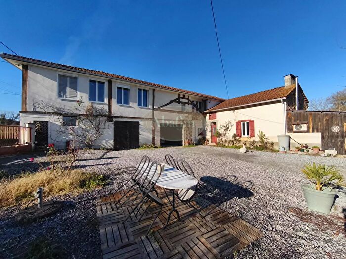 Maison à vendre - Montréjeau - 6 pièces - 4 chambres