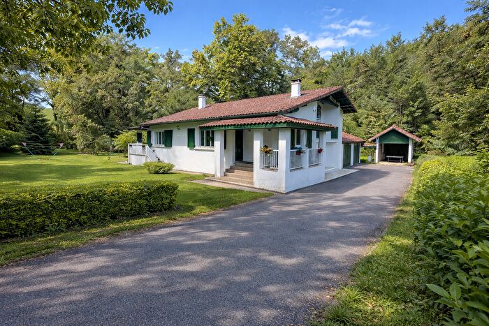 Maison à vendre - Larribar-Sorhapuru - 7 pièces - 5 chambres