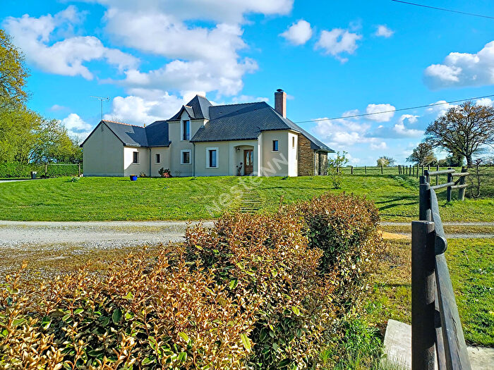 Maison à vendre - Le Louroux-Béconnais - 6 pièces - 4 chambres