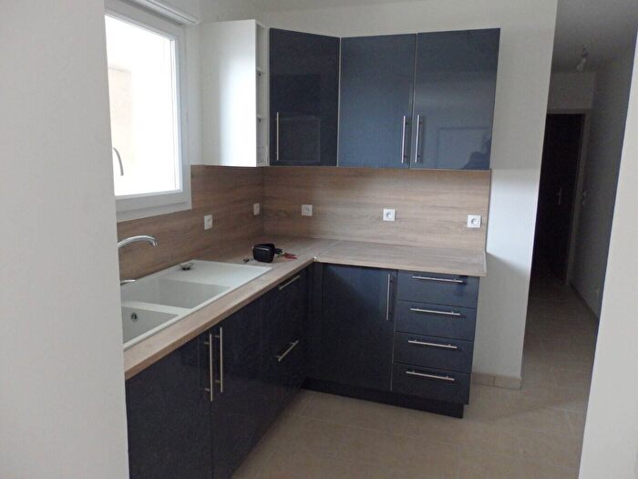 Appartement à louer - Ouest, Mouy - 3 pièces - 1 chambre