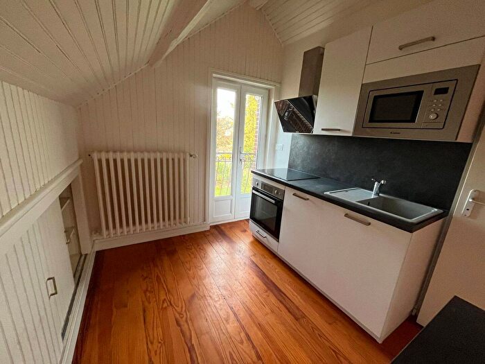 Briand Leclerc, Sens : Appartement 1 pièce à louer