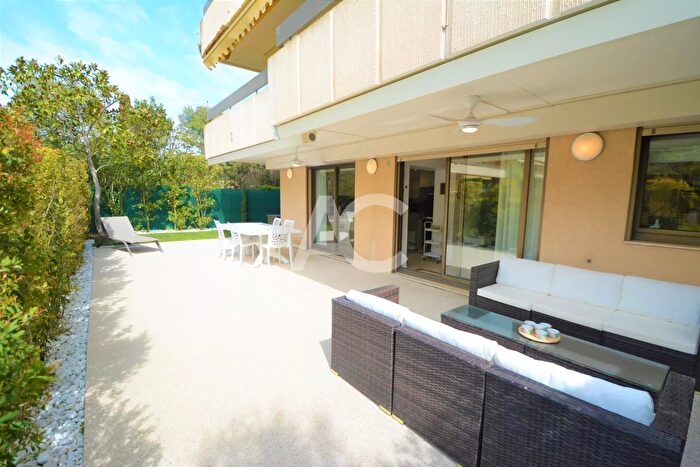 Appartement à vendre - Antibes, Juan-les-Pins, Le Cap - 4 pièces - 3 chambres