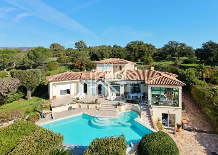 Maison à vendre - Saint-Raphaël, Veyssières - 5 pièces - 3 chambres