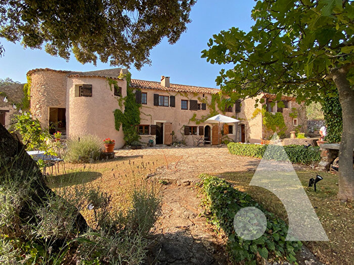 Maison à vendre - Fox-Amphoux - 19 pièces - 7 chambres