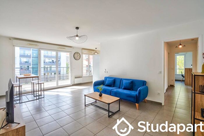 Appartement à louer - Le Point du Jour-Centre Gare, Cergy - 1 pièce - 1 chambre