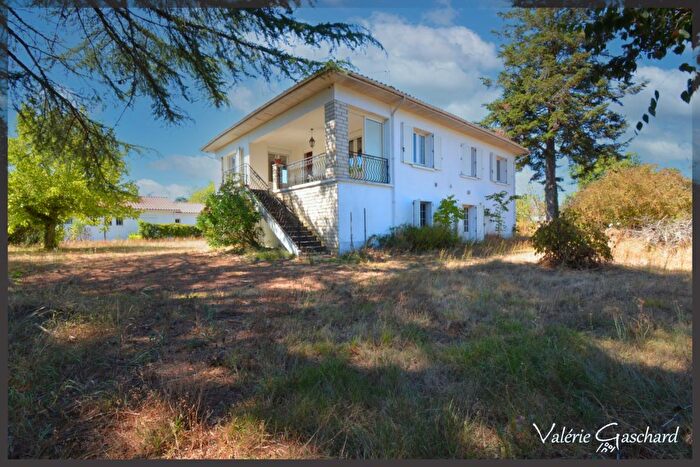 Maison 5 pièces à vendre à Saint-Seurin-sur-l'Isle