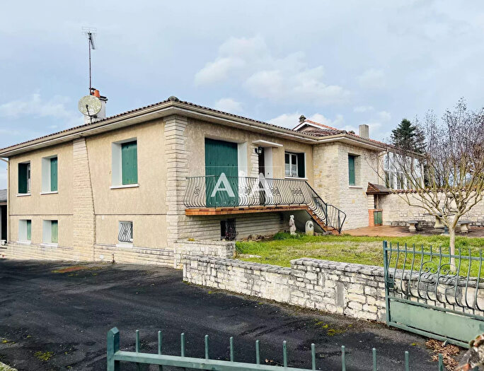Maison 9 pièces à vendre à Mansle