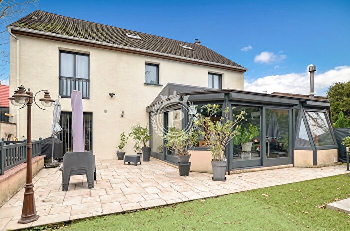 Maison à vendre - Montigny-lès-Cormeilles, Village - 7 pièces - 5 chambres