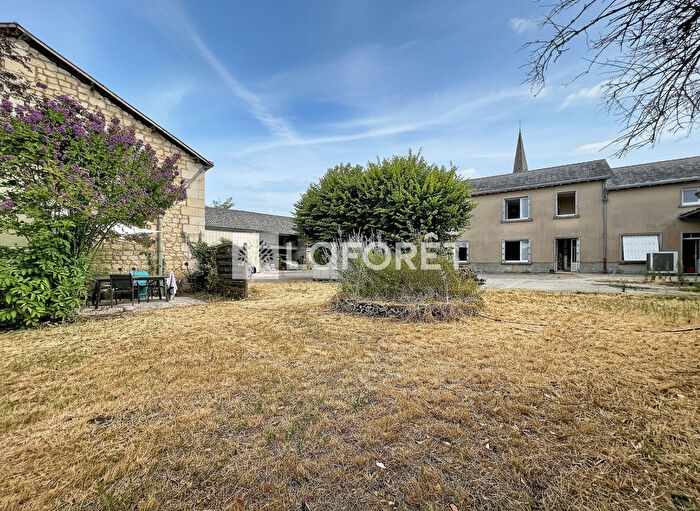 Le Puy-Notre-Dame - Maison 10 pièces à vendre