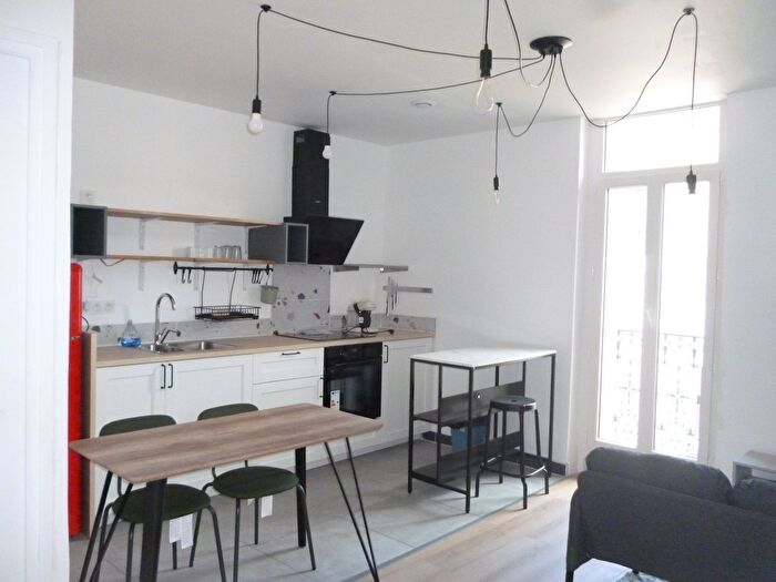 Appartement 3 pièces à Béziers, Champ de Mars, à louer